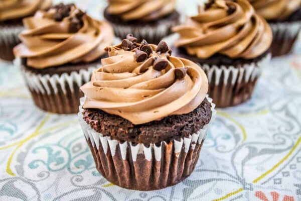 How Long To Cook Cupcakes At 350°F (With Tips)