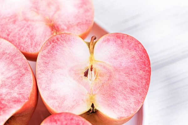 Apples Are Red Inside (What’s the Cause & Are They Safe to Eat?)