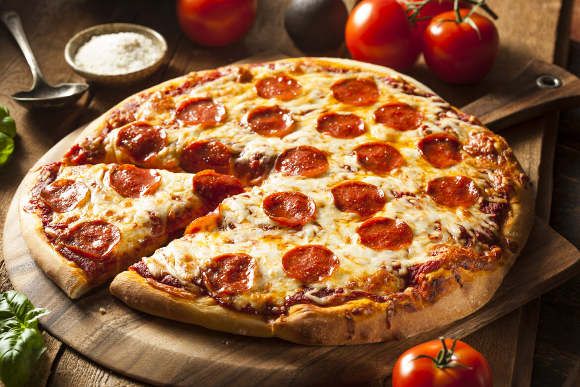 How To Fix Greasy Pizza (5 Simple Ways) - Foods Guy