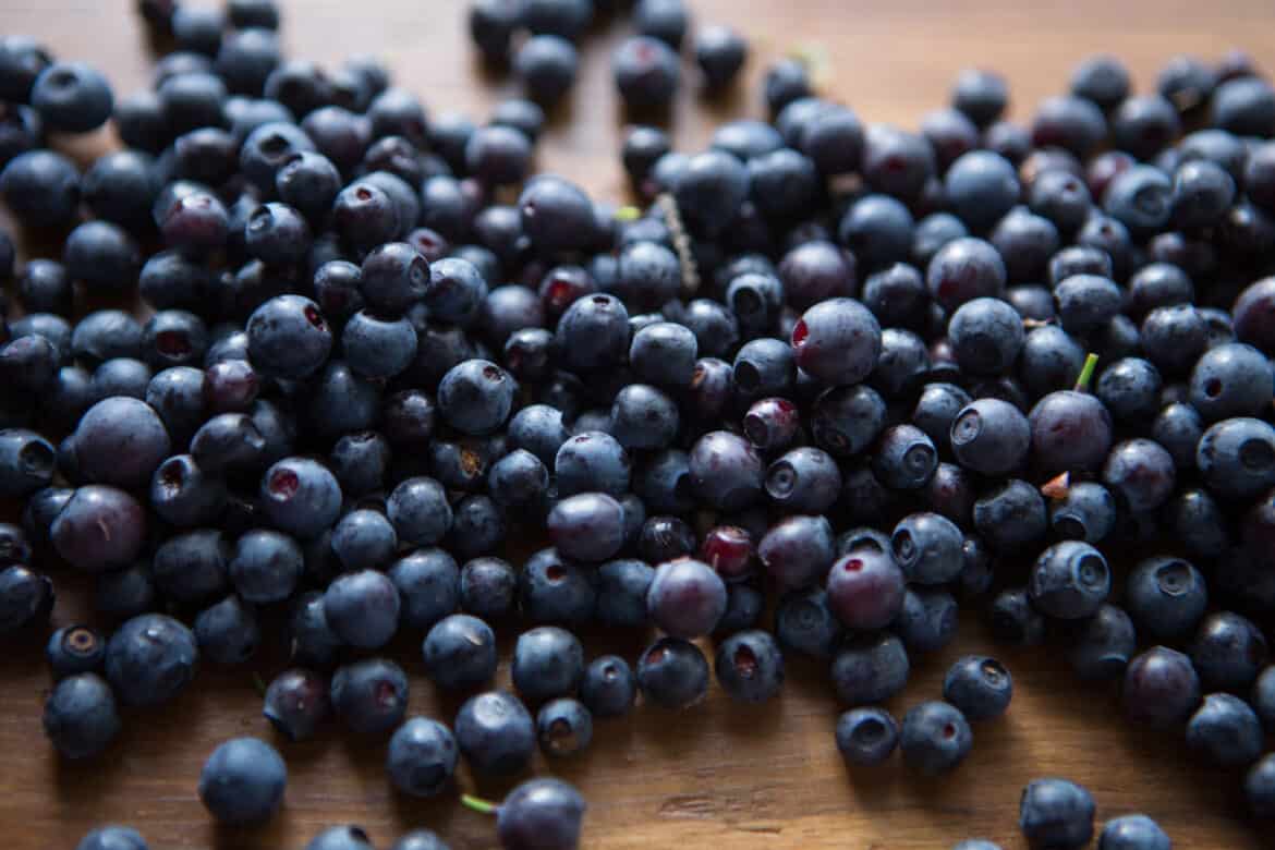 What Does Huckleberry Taste Like? - Foods Guy