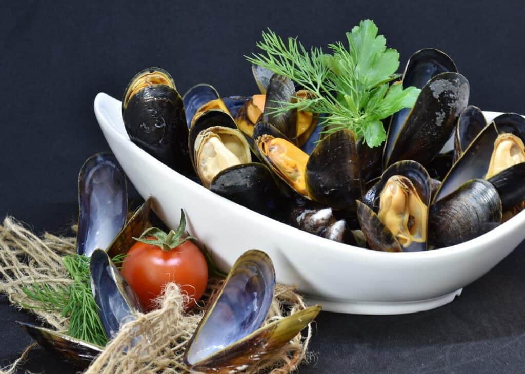 Can You Eat Raw Mussels?