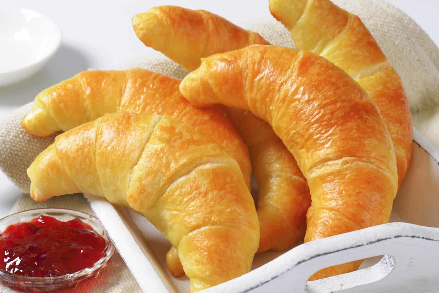 Crescent Roll Vs Croissant — What's The Difference? - Foods Guy