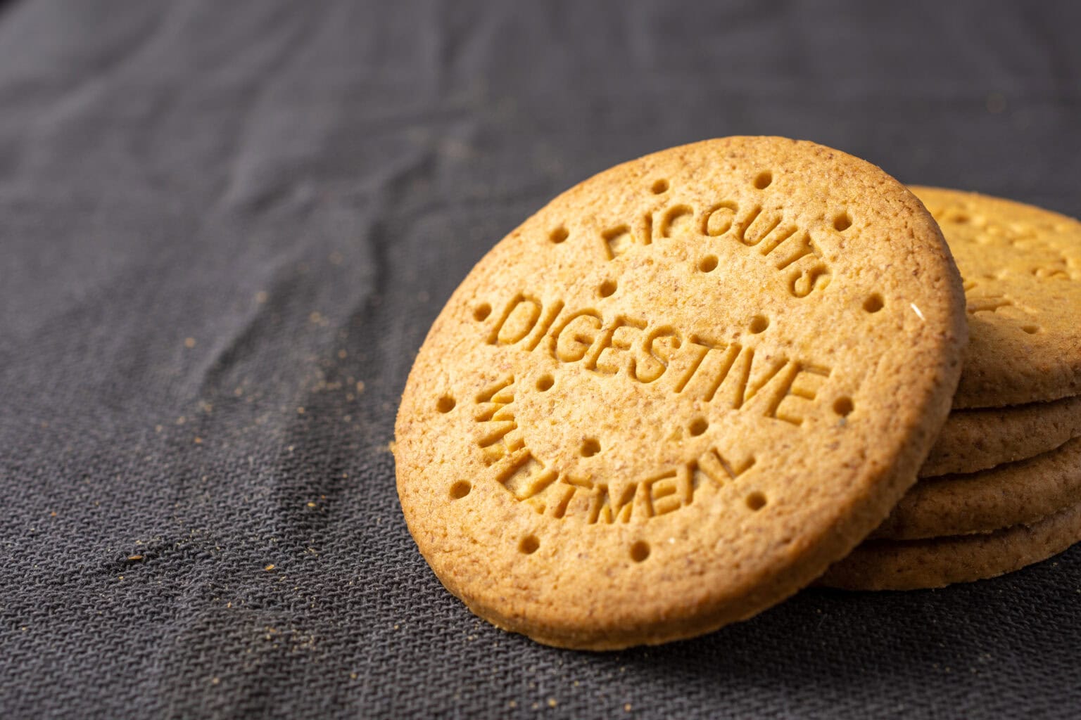 Digestive Biscuit vs. Graham Cracker