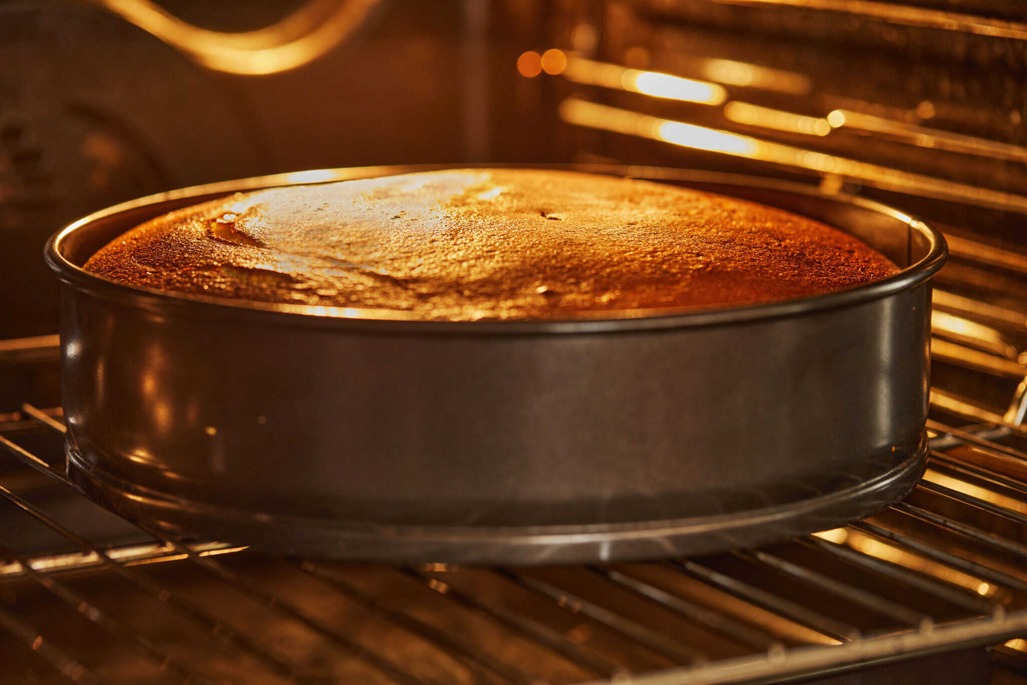 How Long to Bake a Cake (By Inches)