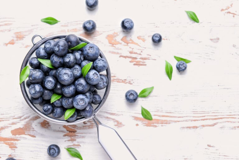 What Does the Inside of a Blueberry Look Like? (With Pics)
