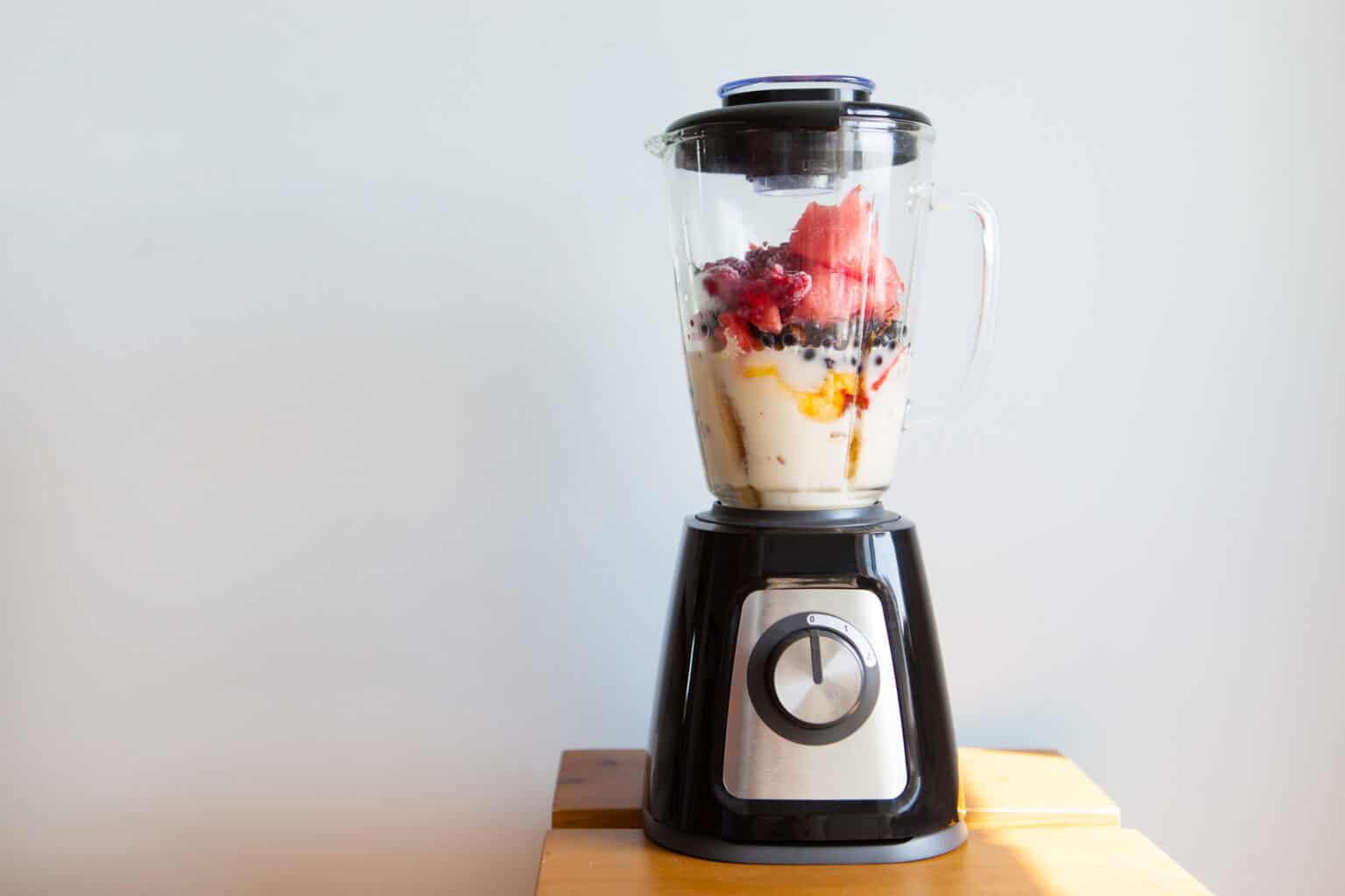 11 Best Liquids for Smoothies (Definitive List)