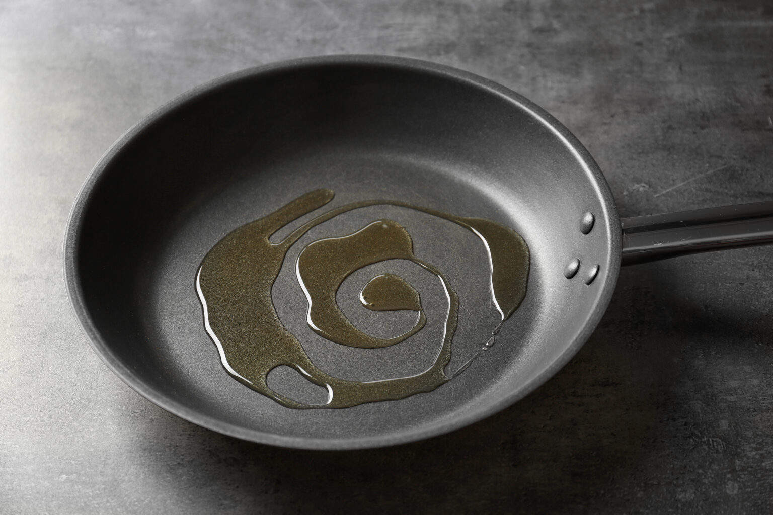 Non-Stick Pan Coating Coming Off – How to Handle It