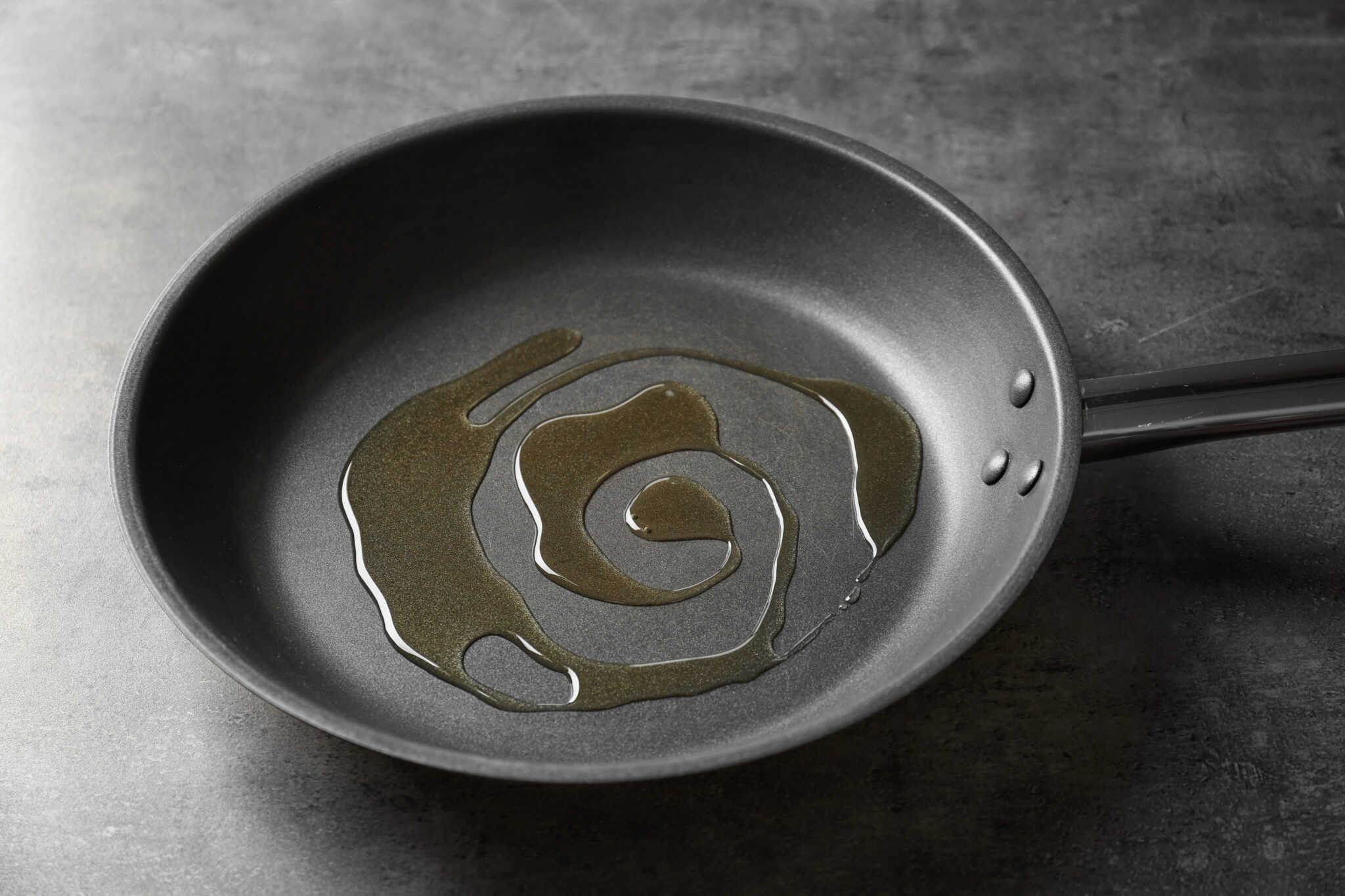 Non-Stick Pan Coating Coming Off – How to Handle It
