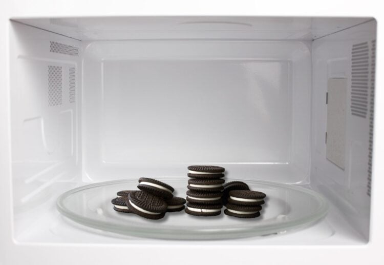 Are You Supposed to Heat up Oreos? – 3 Ways to Do It